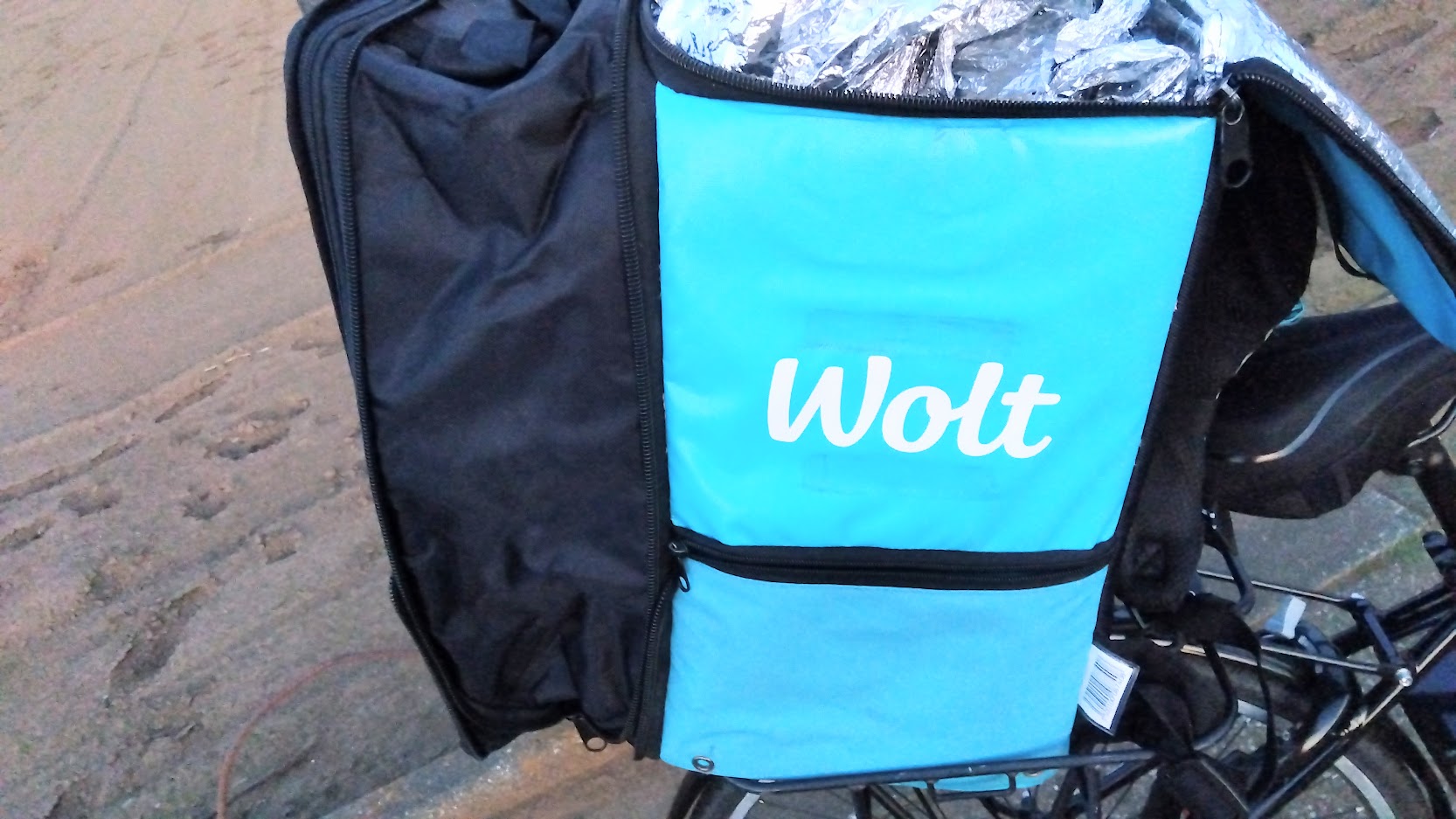 Wolt（ウォルト） デリバリーバッグ（配達バッグ）の便利さ・特徴 | ブログ書きたいですblog